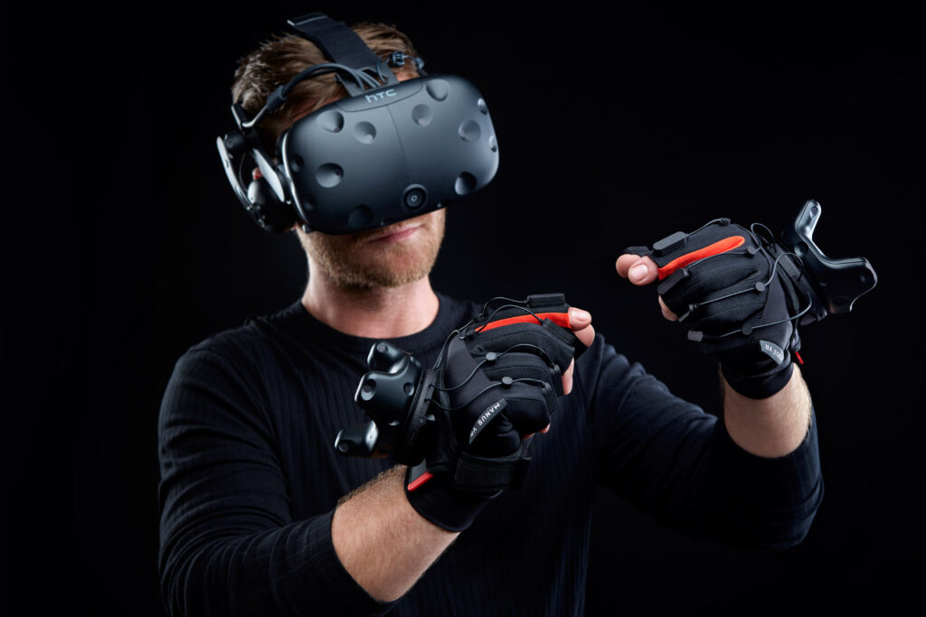 Manus Polygon Mixes Full VR Body And Hand-Tracking For Multiplayer Use – Immersive Learning Market