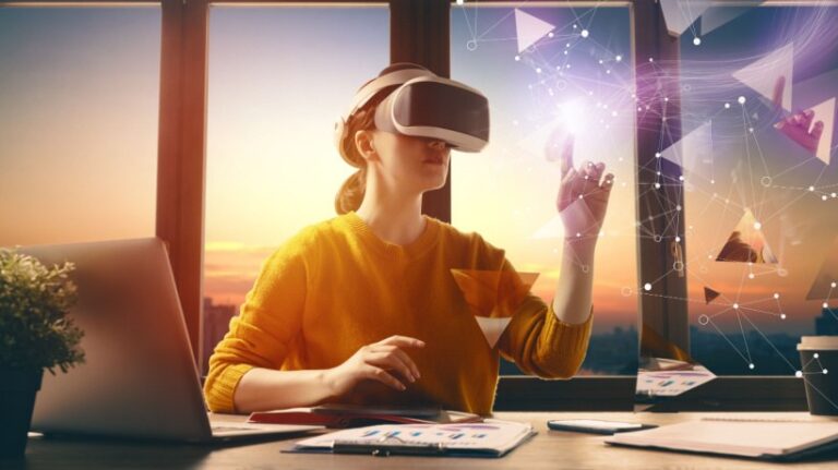 How To Create Online Training Courses With VR And AR Tech – Immersive ...